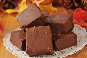 Slow Cooker Fudge That Will Make You Drool - Lazy Oven